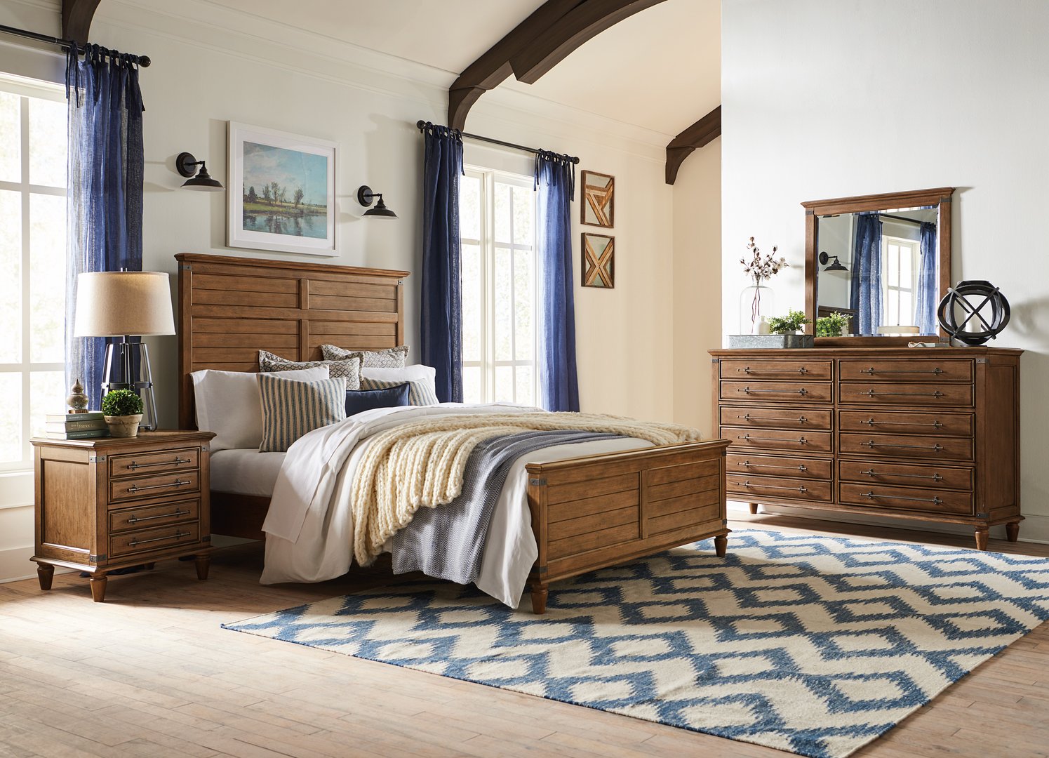Queen Farmhouse Chic Bed in Bourbon | John Thomas Furniture